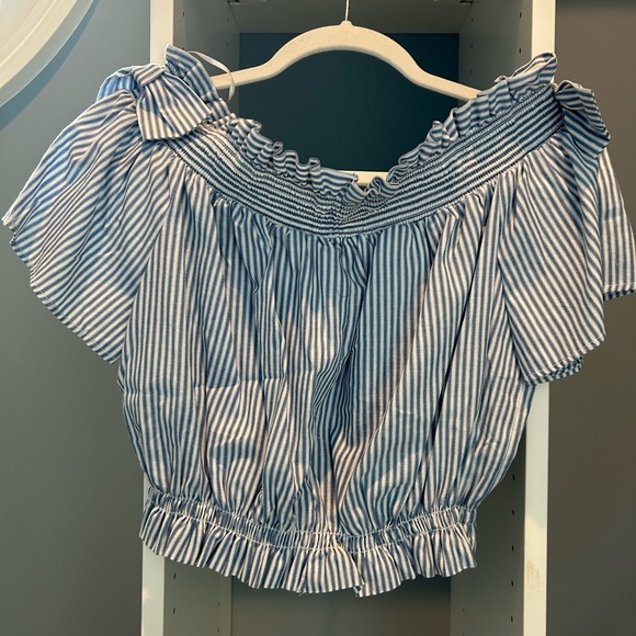 Love Tree | Tops | Nwt Love Tree Ruffled Crop Top Bow Detail At ...